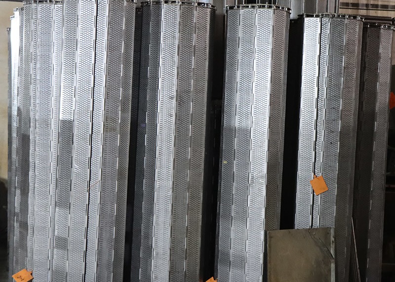 Conveyor 304 Stainless Steel Mesh Chain 220V 500mm Width For Transportation