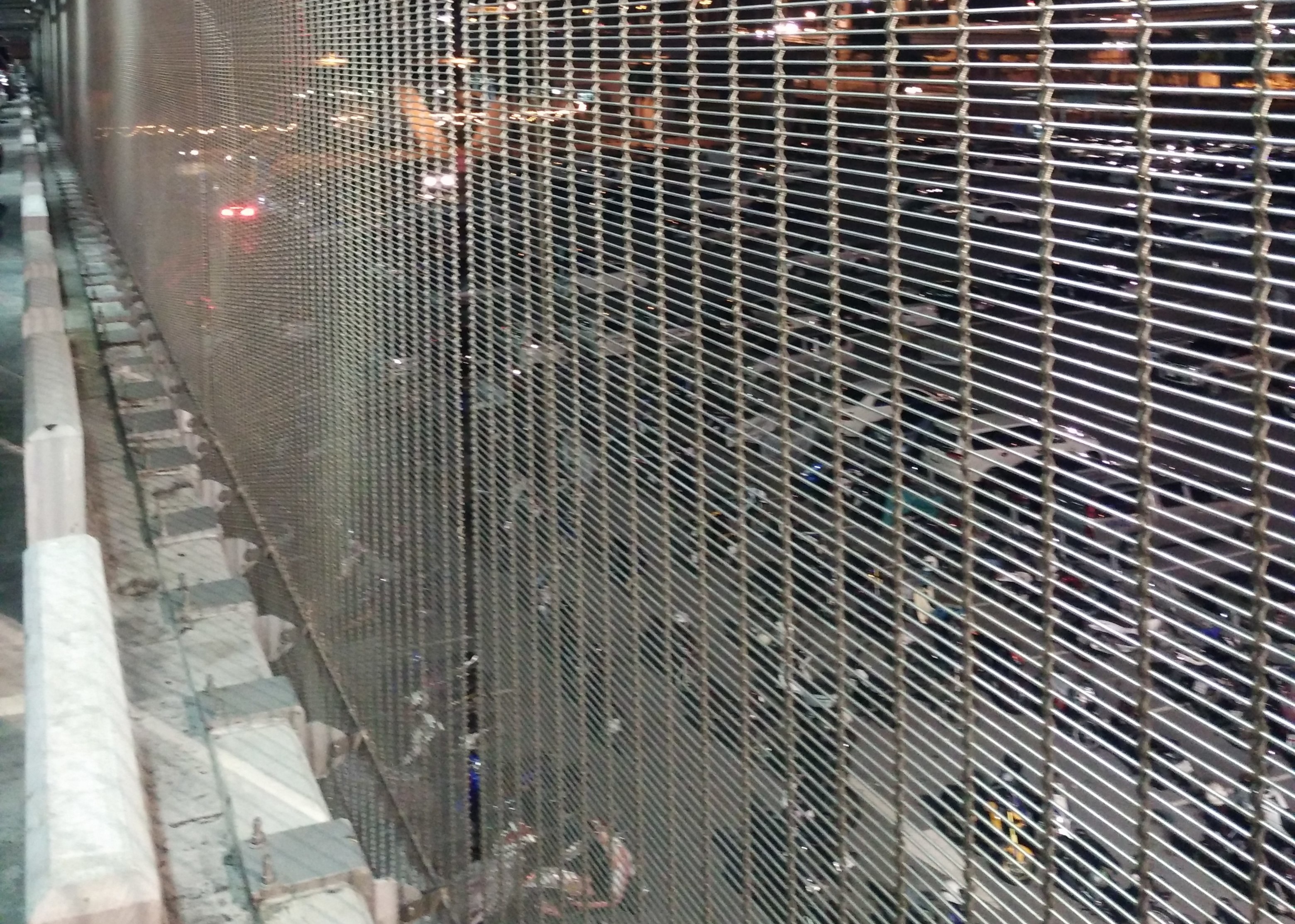 SS304 Decorative Wire Mesh Screen Facade 1m Width Customized Color